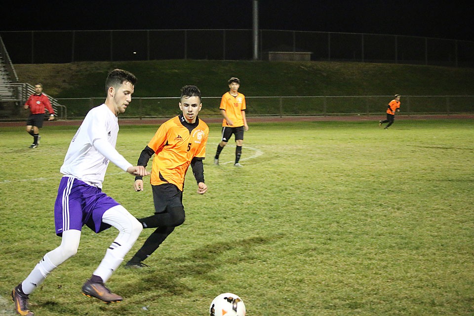 Rivals battle on soccer fields - Soledad Bee | Soledad, CA