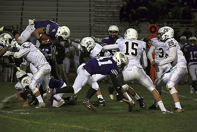 Falcons down Aztecs, 24-17 - Soledad Bee | Soledad, CA